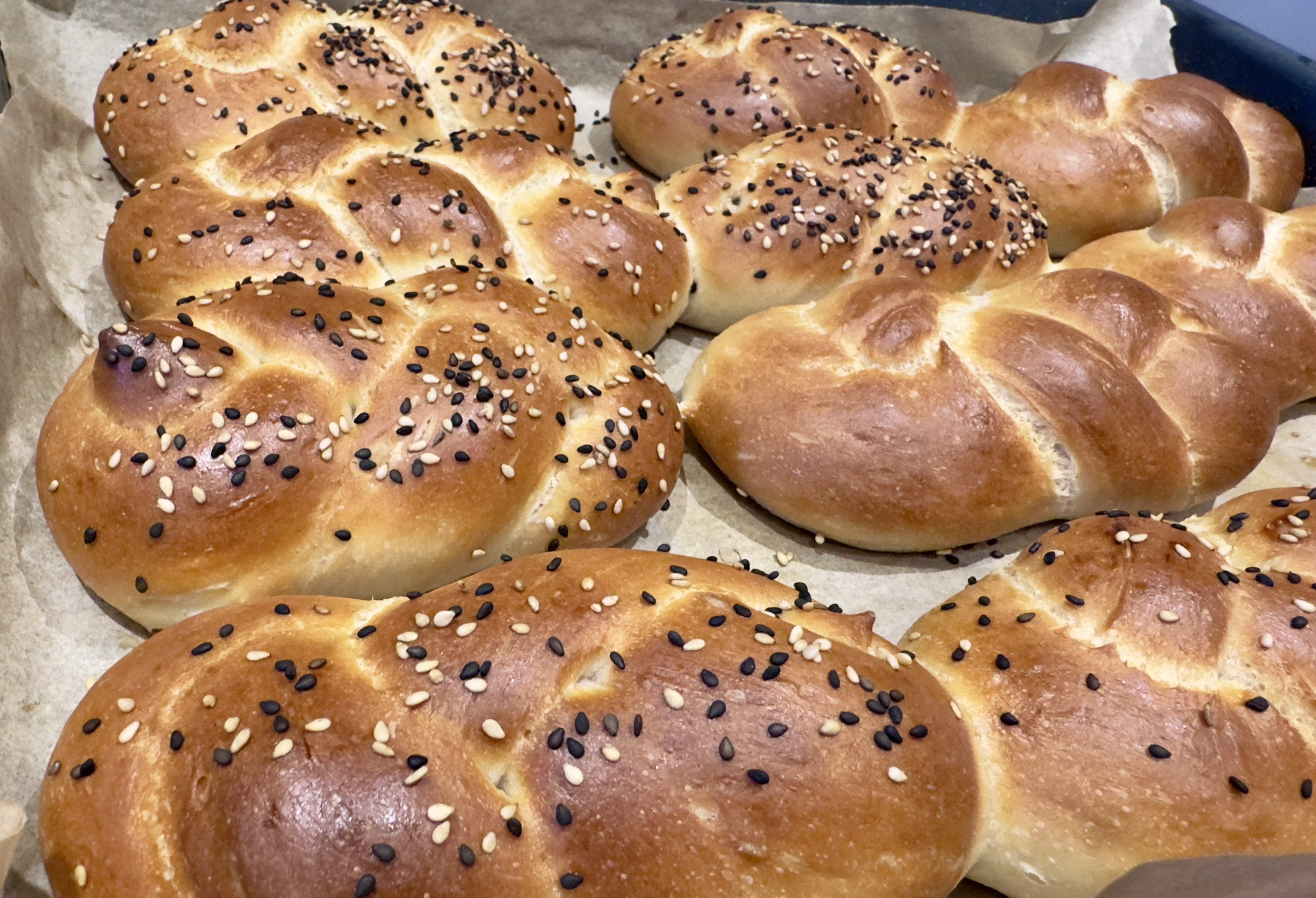 Challah buns – Sweet Jewish bread buns – Food for the (Gluten ...